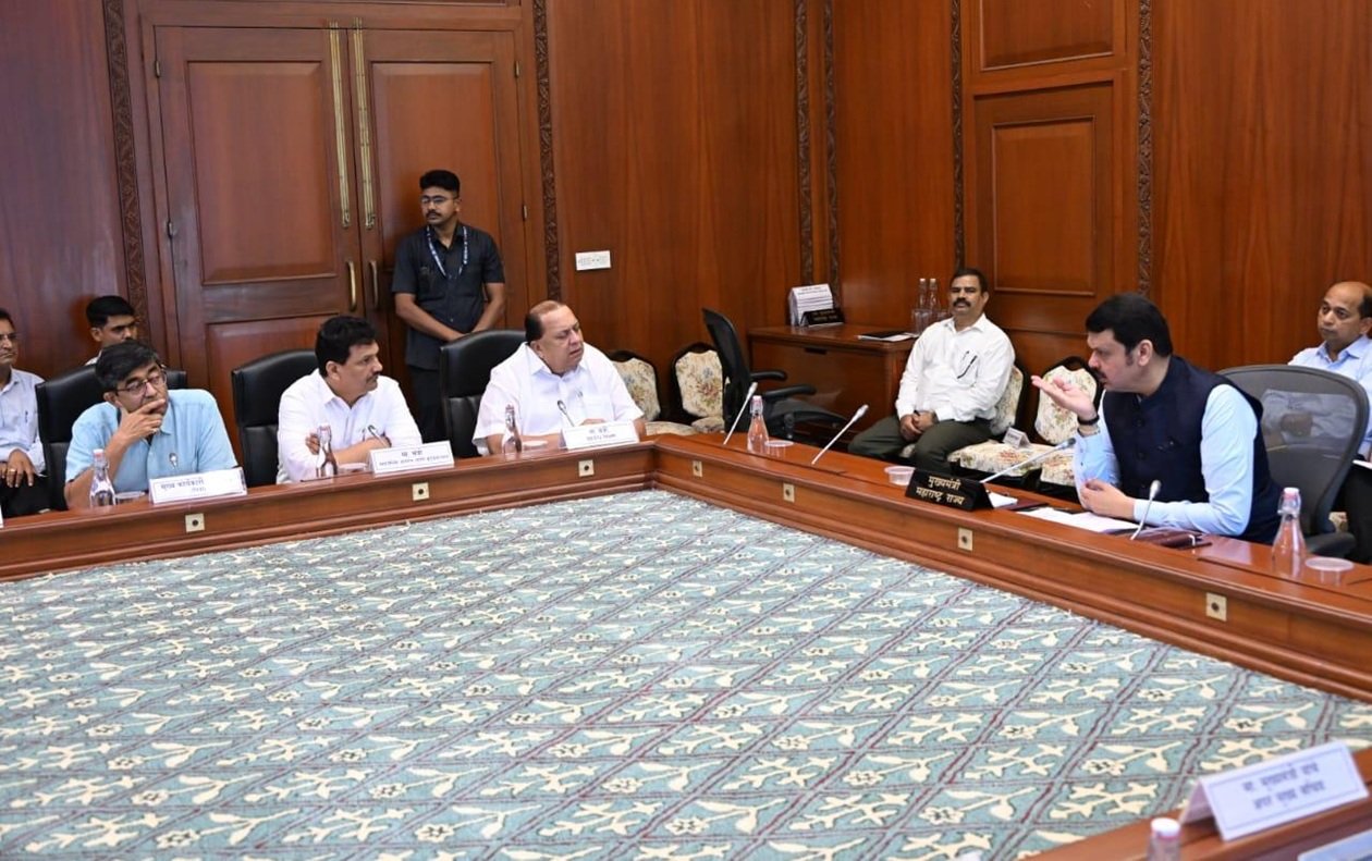 CM Fadnavis instructed the procedure for cancer diagnosis and treatment